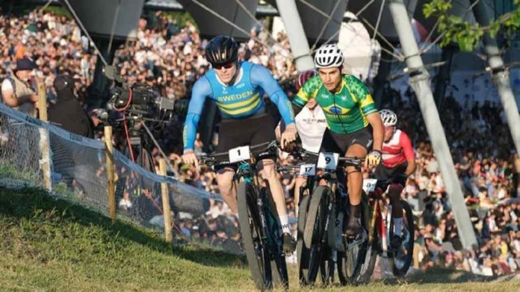 Cocuzzi quase medalha: 4º lugar no Mundial de XCE 2025 – Bike aos pedaços